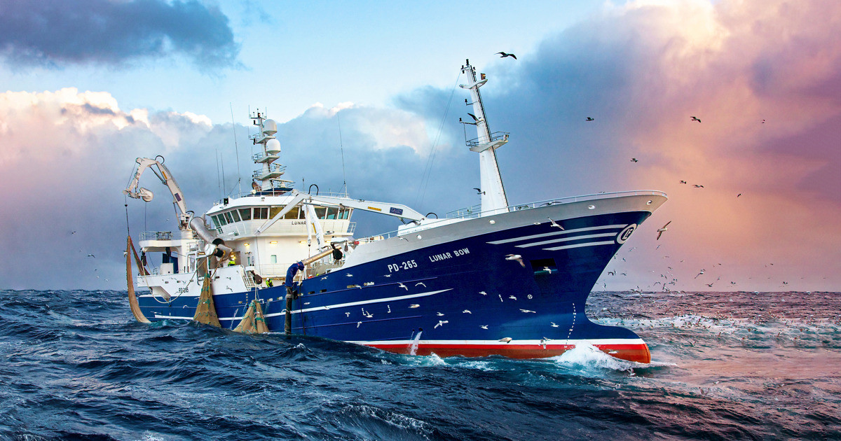 Lunar Bow: Efficiency through Electric Propulsion Systems